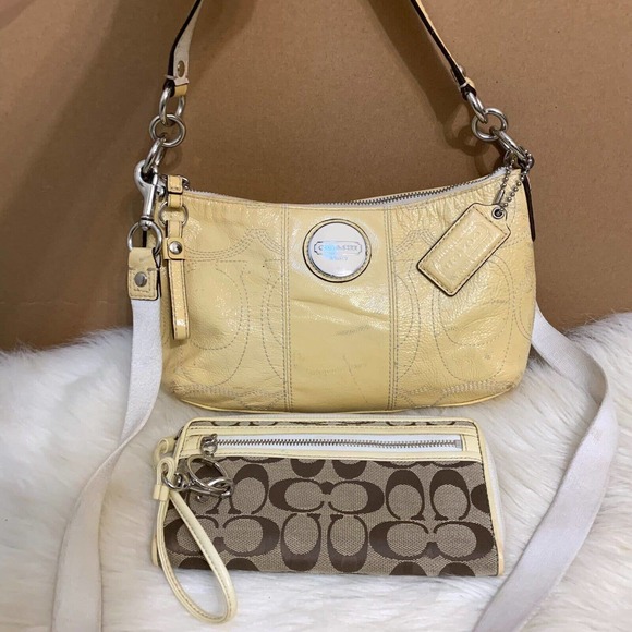 Coach | Bags | Coach Yellow Logo Stitched Leather Hobo F5141 Zippy ...